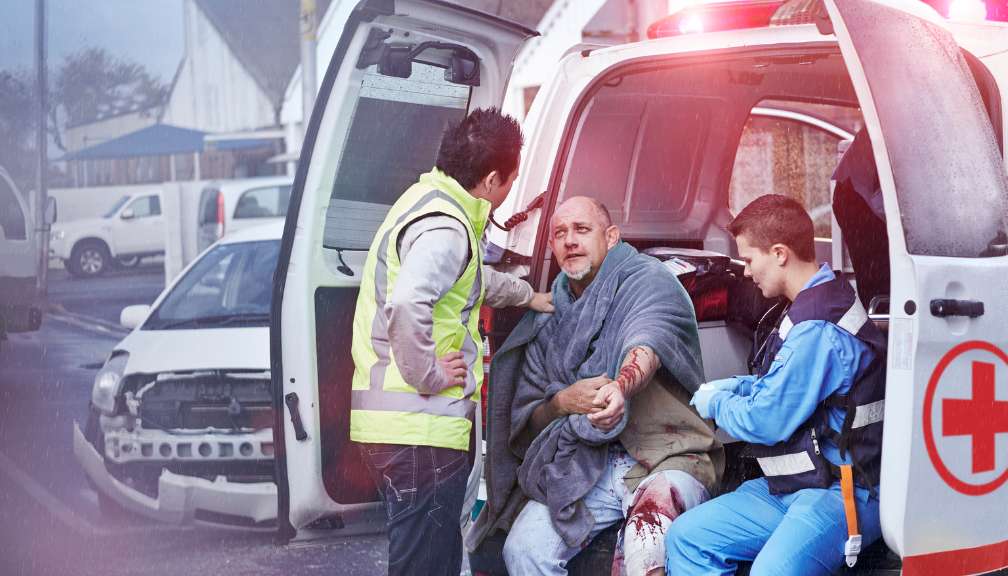 How to Help a Victim of a Car Accident | HSENation